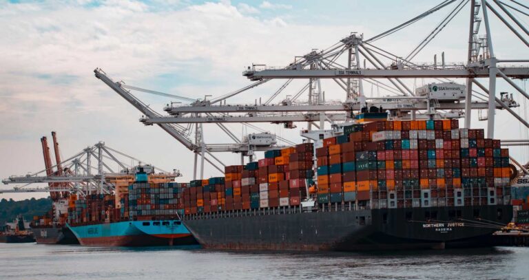 5 FedEx Competitors and Similar Companies: Time to Switch?